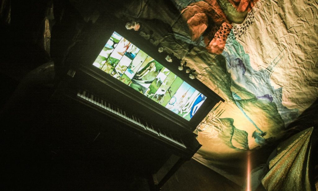 Amelia Mouse Piano – A musical mouse, with a musical house.